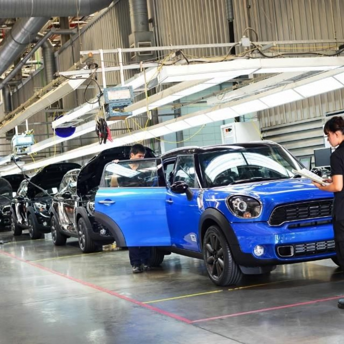 Uxbridge High School - MINI Factory Tour